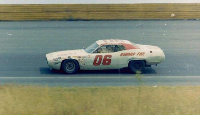 #06 Neil Castles Howard Furniture Plymouth & Dodges - Ace Decals
